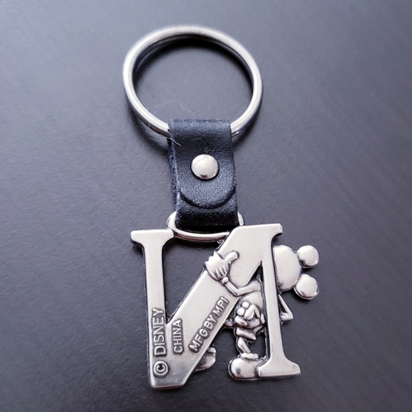 Disney | Accessories | Nwot Disneys Mickey Mouse N Keychainkeyring ...